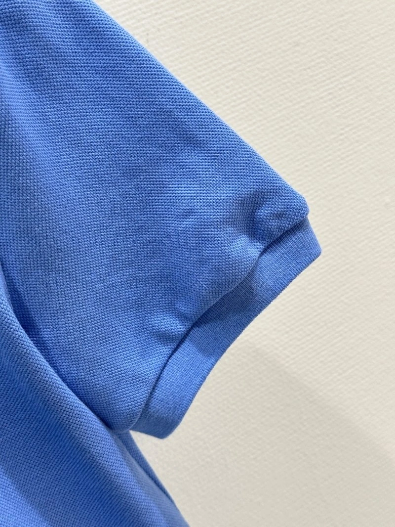 Indistinguishable Unclassified Brand T-Shirts