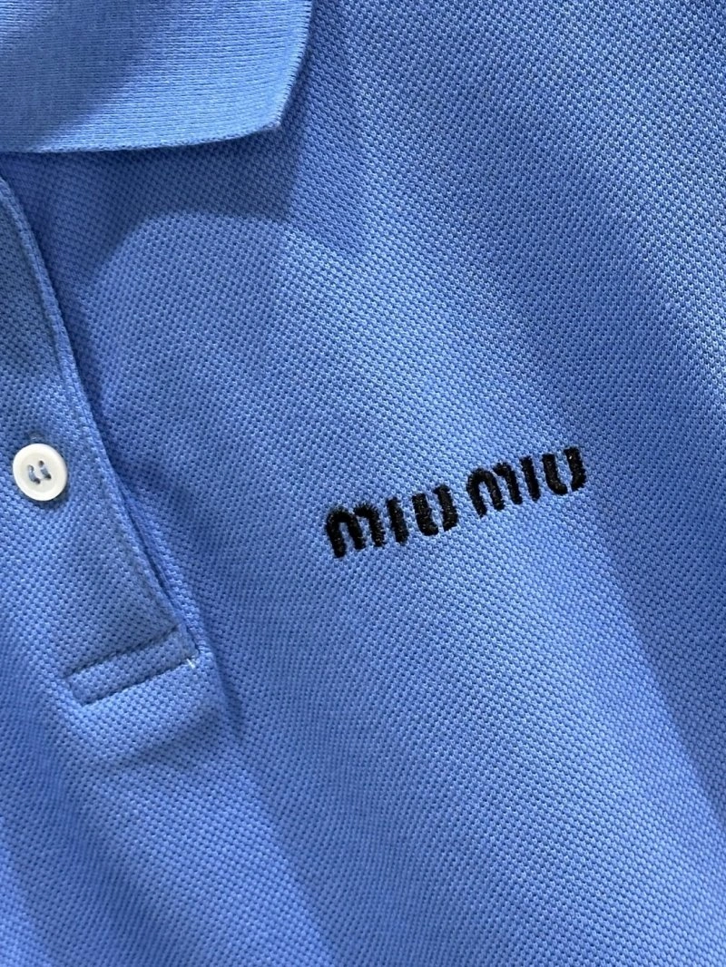 Indistinguishable Unclassified Brand T-Shirts