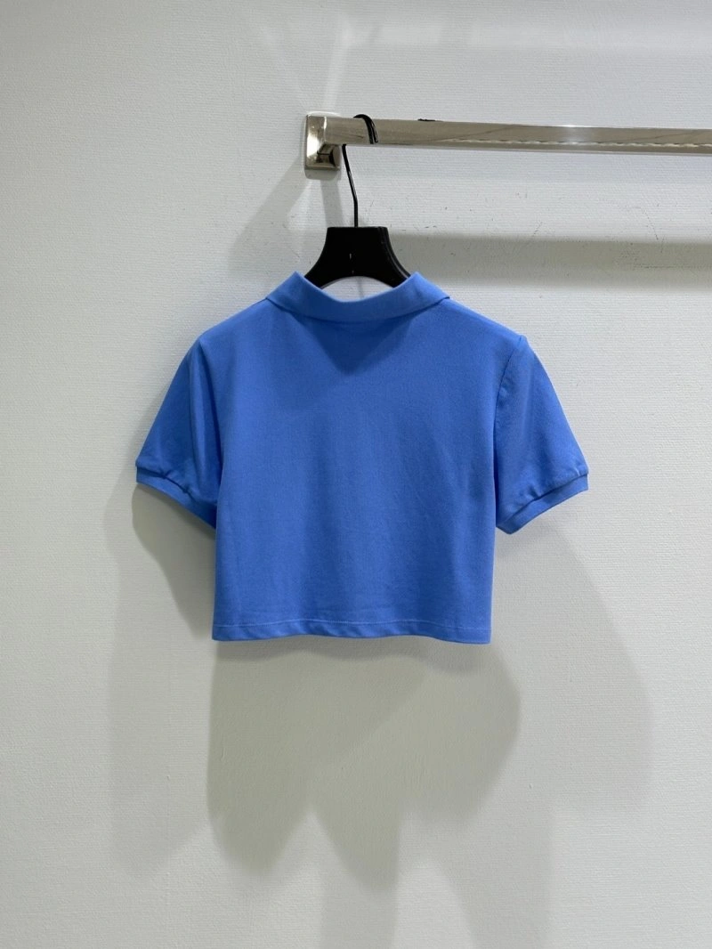Indistinguishable Unclassified Brand T-Shirts