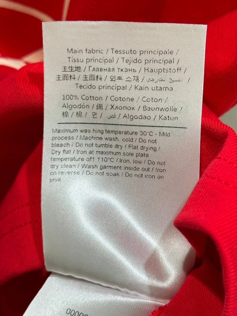 Accurate model Unclassified Brand T-Shirts