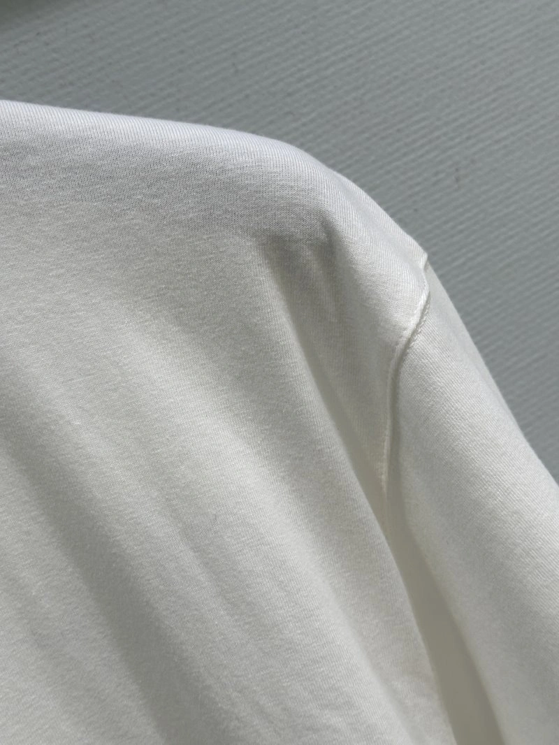 Accurate model Unclassified Brand T-Shirts