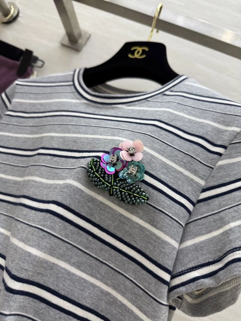 Brand-authenticated Unclassified Brand T-Shirts