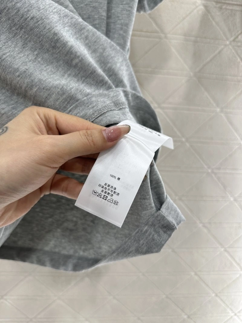 High fidelity Unclassified Brand T-Shirts