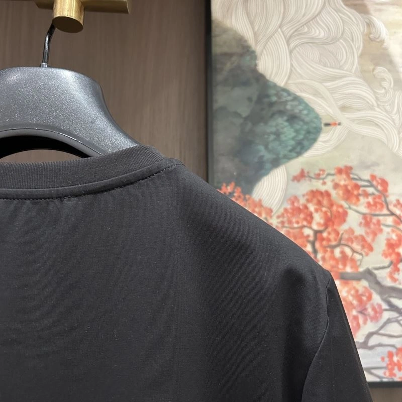 Low-cost Unclassified Brand T-Shirts