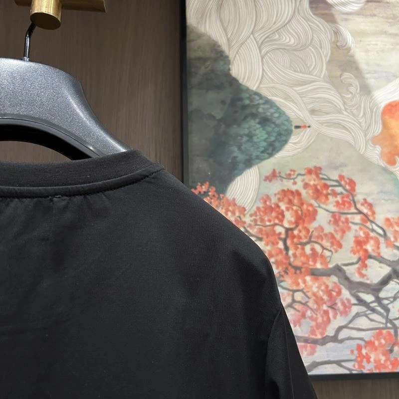 Affordable Unclassified Brand T-Shirts