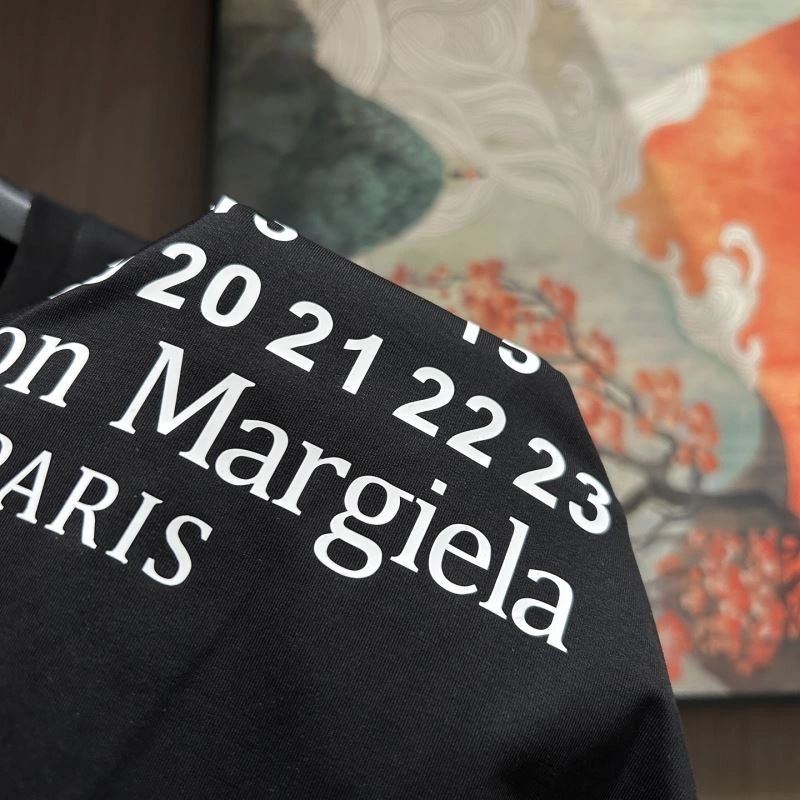 Precise copy Unclassified Brand T-Shirts
