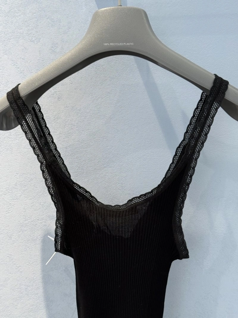 Cut-rate Unclassified Brand Vest
