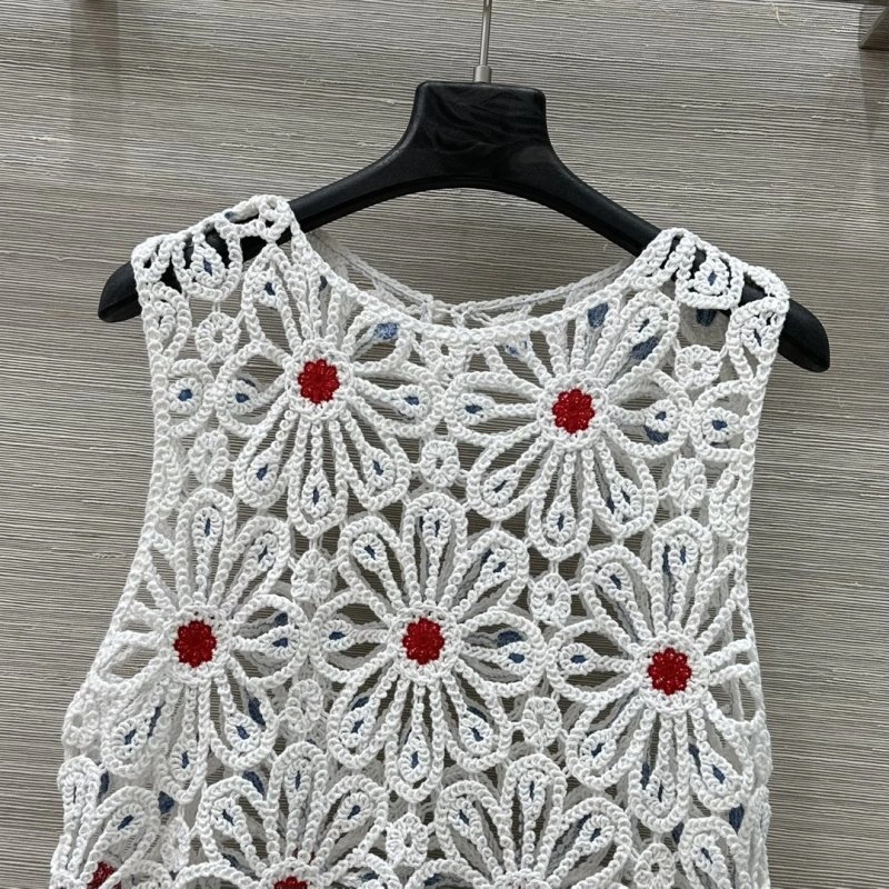 Low-cost Unclassified Brand Vest