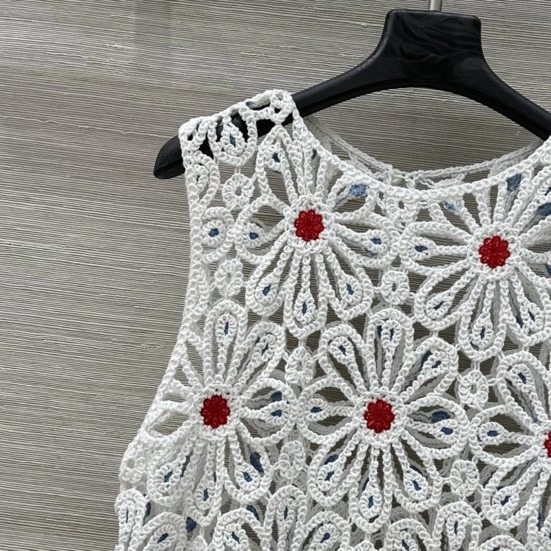 Low-cost Unclassified Brand Vest