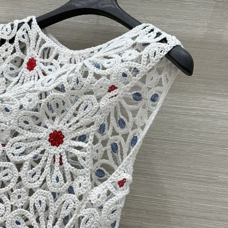 Low-cost Unclassified Brand Vest