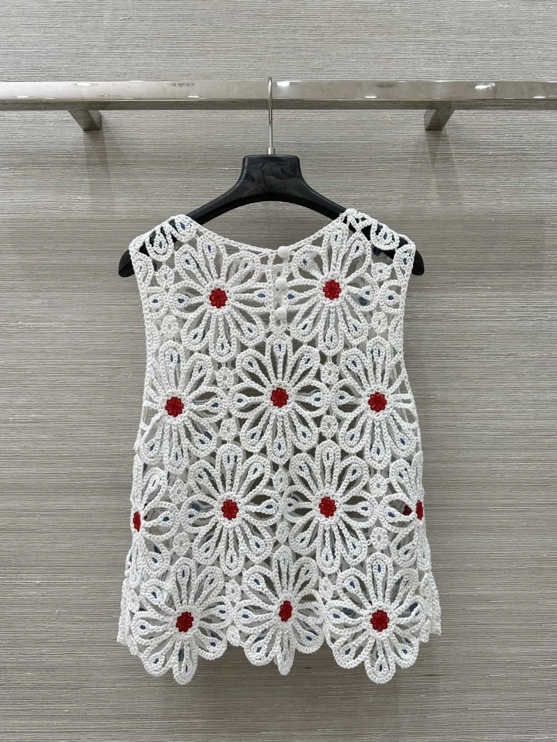 Low-cost Unclassified Brand Vest
