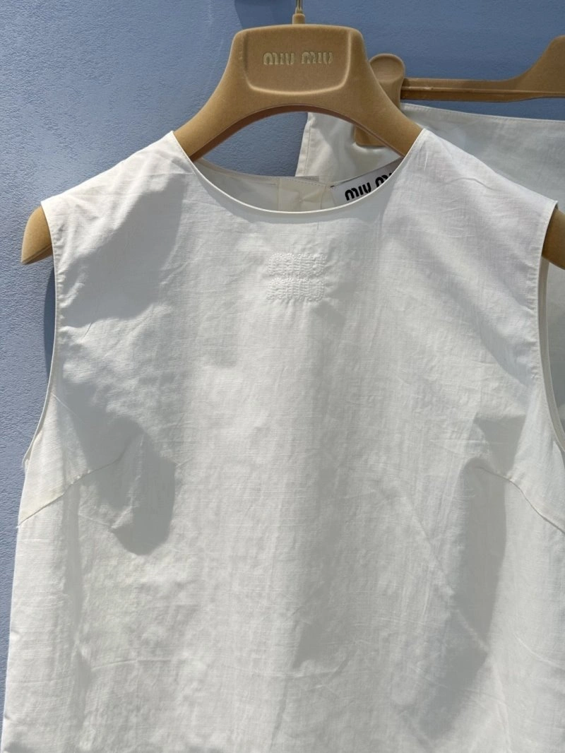 Affordable Unclassified Brand Vest