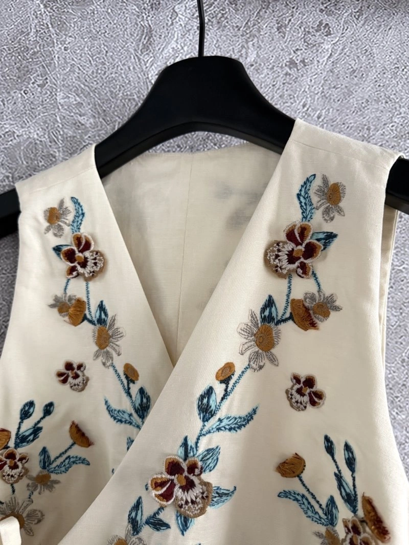 Bargain Unclassified Brand Vest