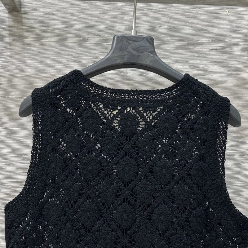 Discounted Unclassified Brand Vest