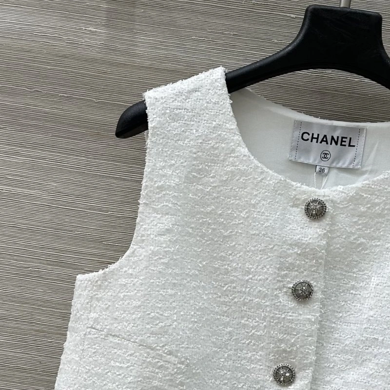 Discounted Unclassified Brand Vest