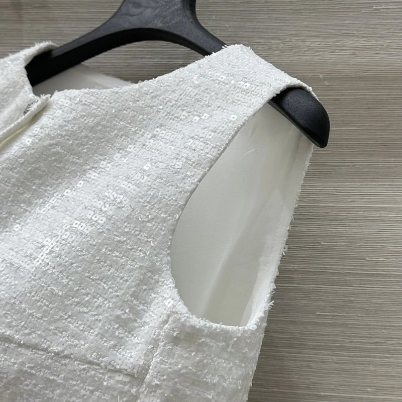Discounted Unclassified Brand Vest