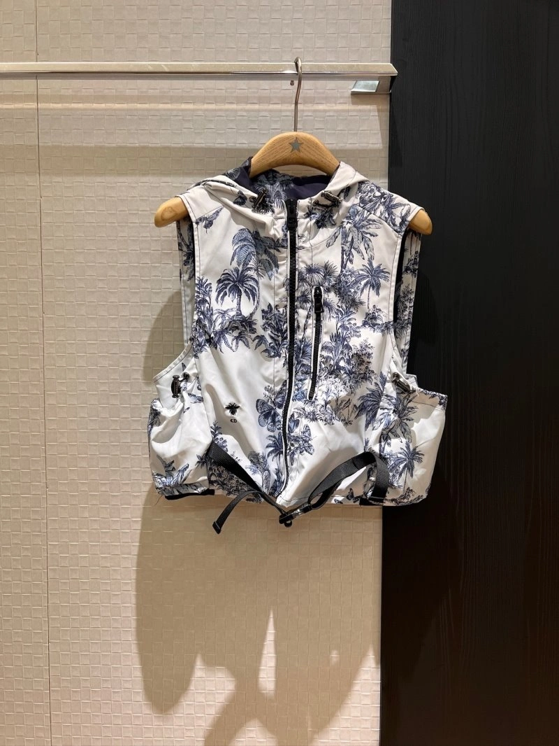 Unclassified Brand Vest