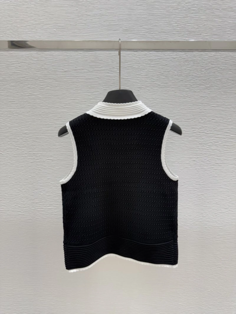 Discounted Unclassified Brand Vest
