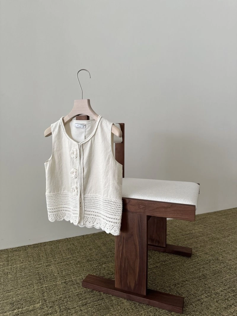 Unclassified Brand Vest