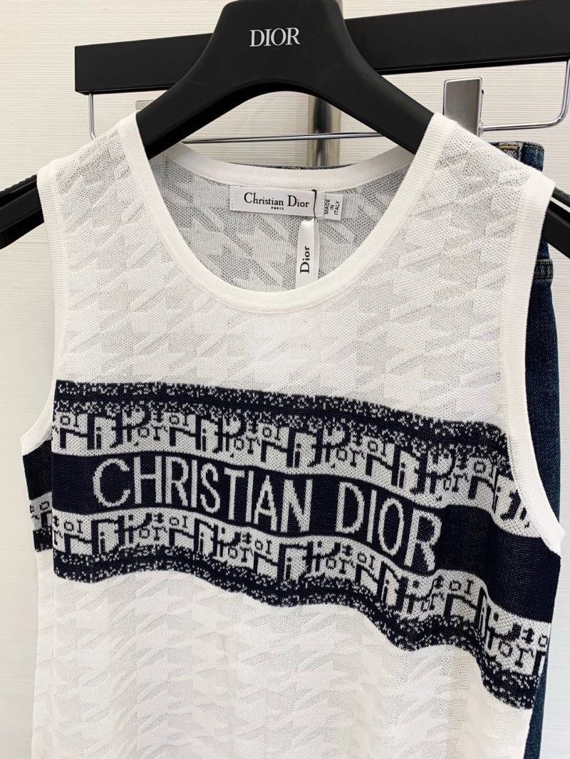 Accurate model Unclassified Brand Vest