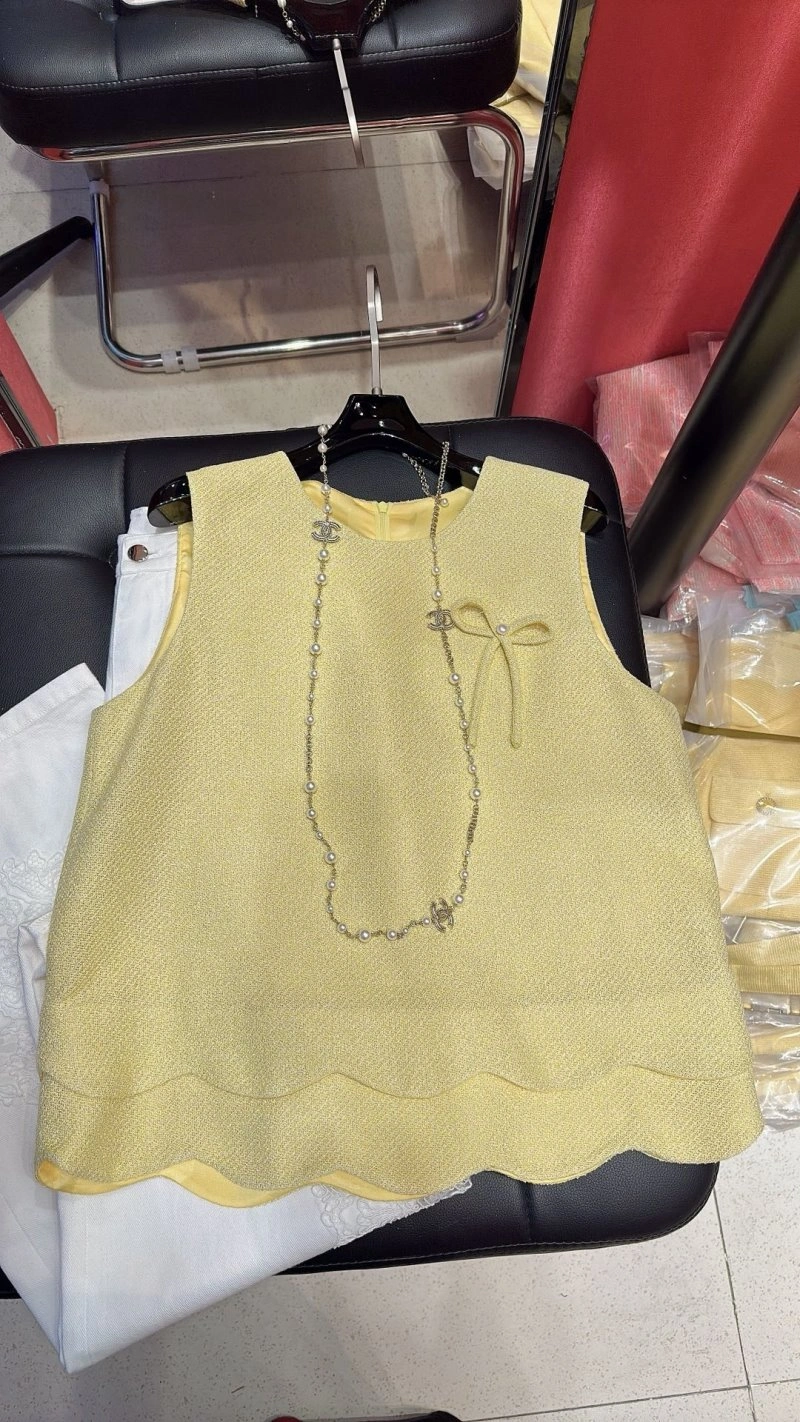 Unclassified Brand Vest