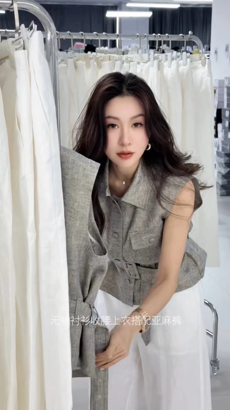 Mirror quality Unclassified Brand Vest