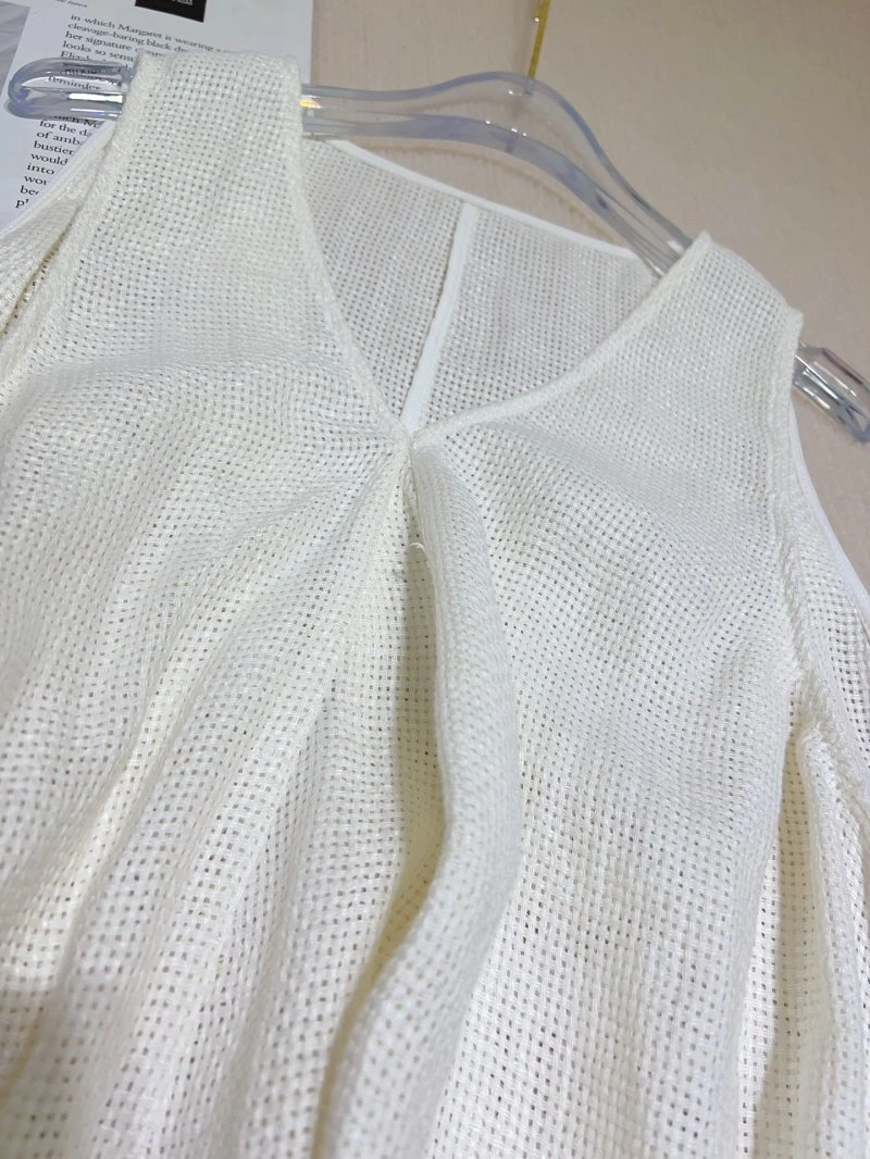 Bargain Unclassified Brand Vest