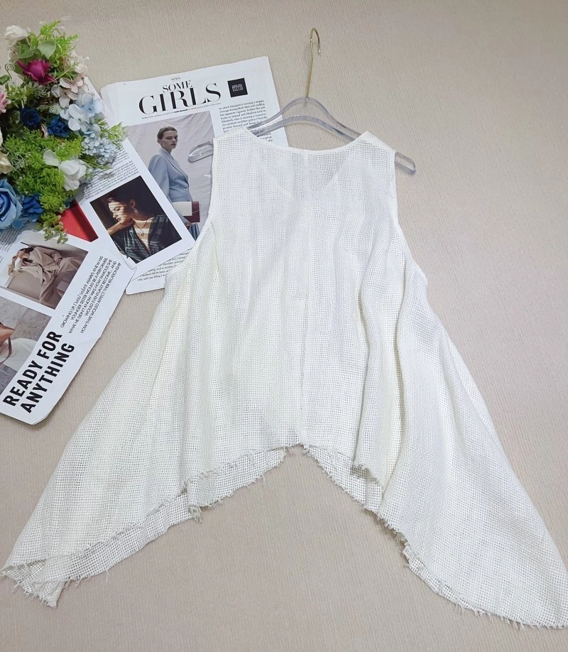 Bargain Unclassified Brand Vest