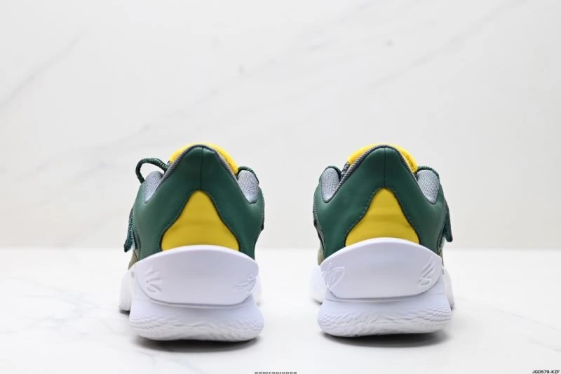 Top mirror Under Armour Shoes
