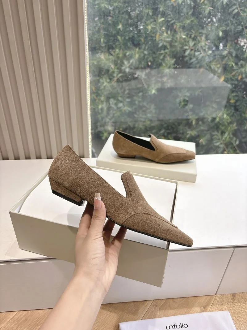 Factory-made Unfolio Shoes