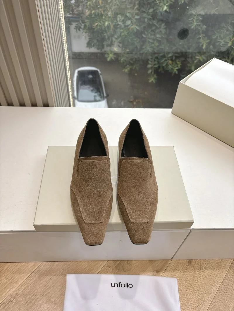 Factory-made Unfolio Shoes
