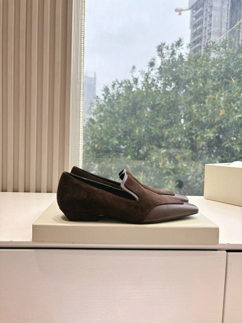 Factory-made Unfolio Shoes