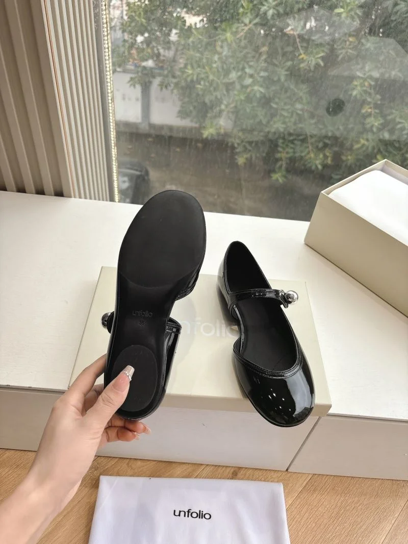 Authentic Unfolio Shoes