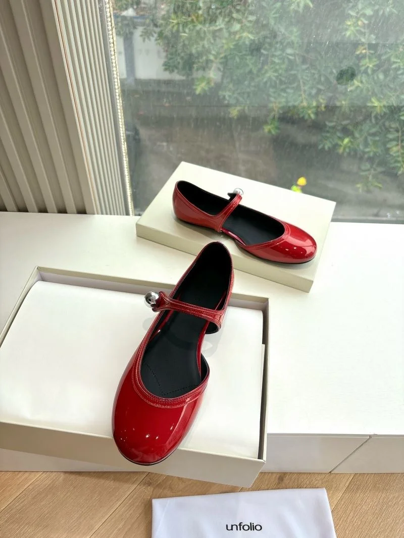 Top mirror Unfolio Shoes