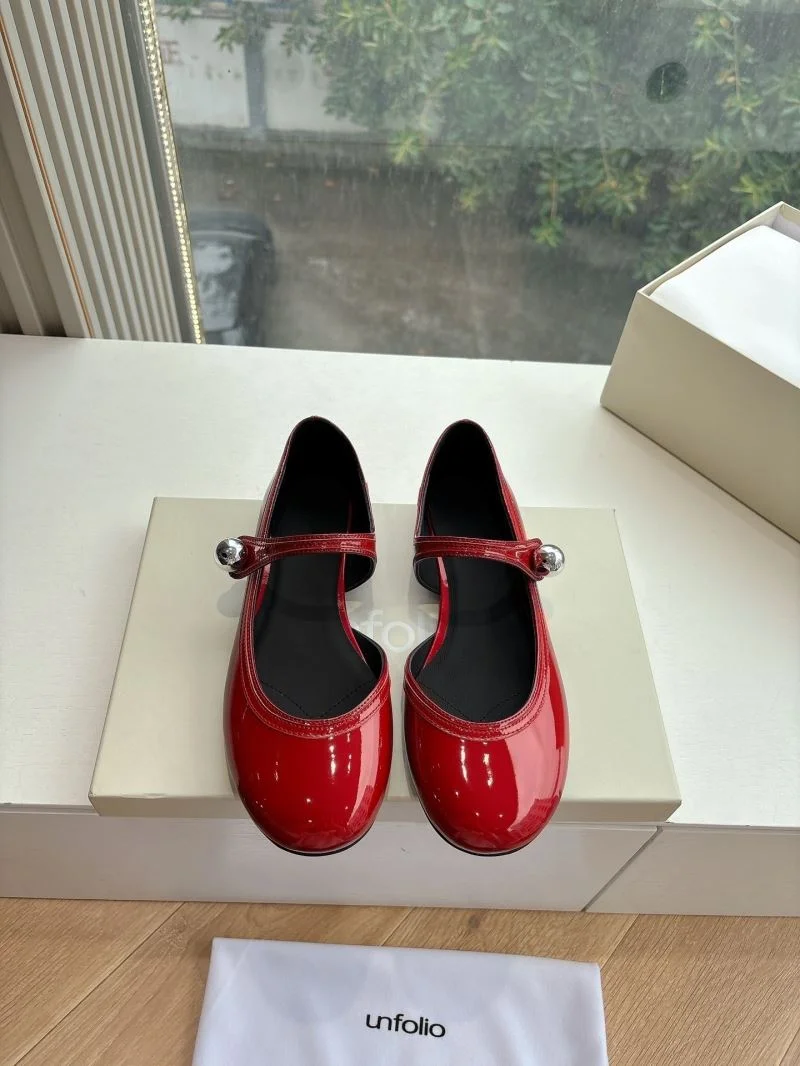 Top mirror Unfolio Shoes