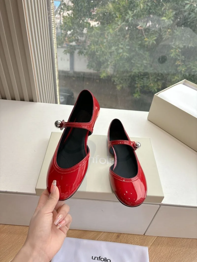 Top mirror Unfolio Shoes