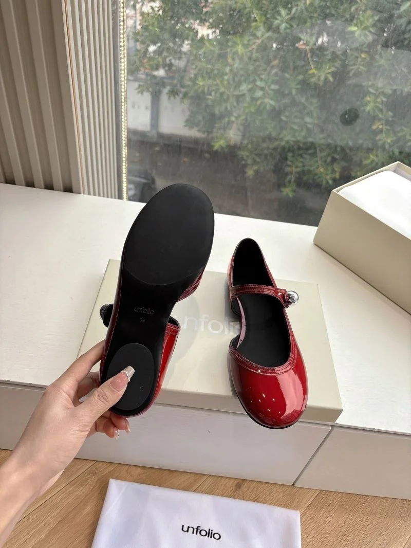 Top mirror Unfolio Shoes