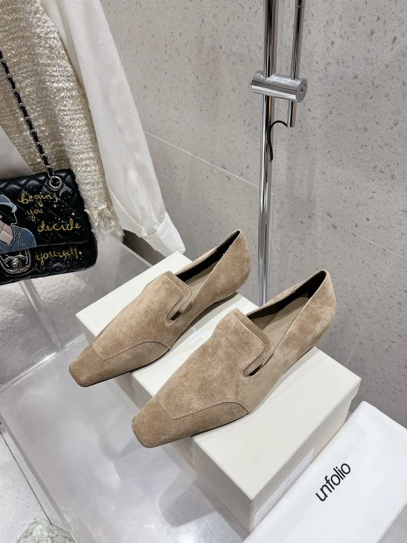Unfolio Shoes
