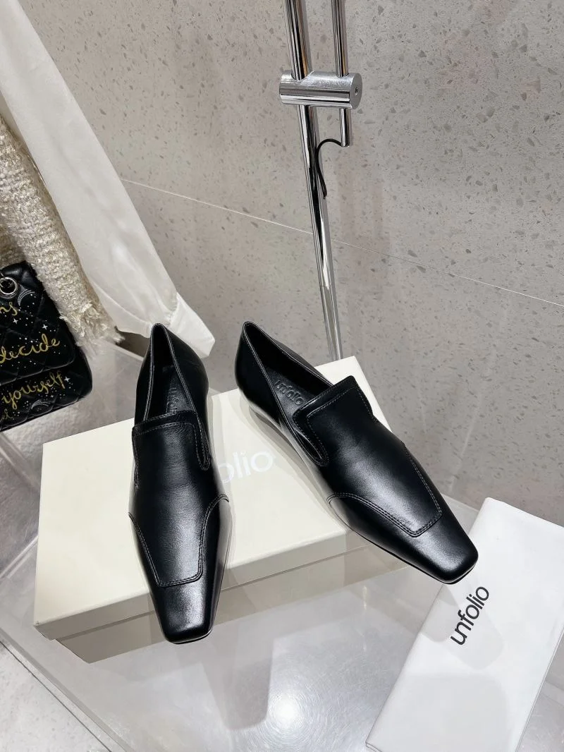 Cut-rate Unfolio Shoes