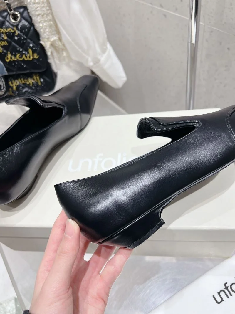 Cut-rate Unfolio Shoes