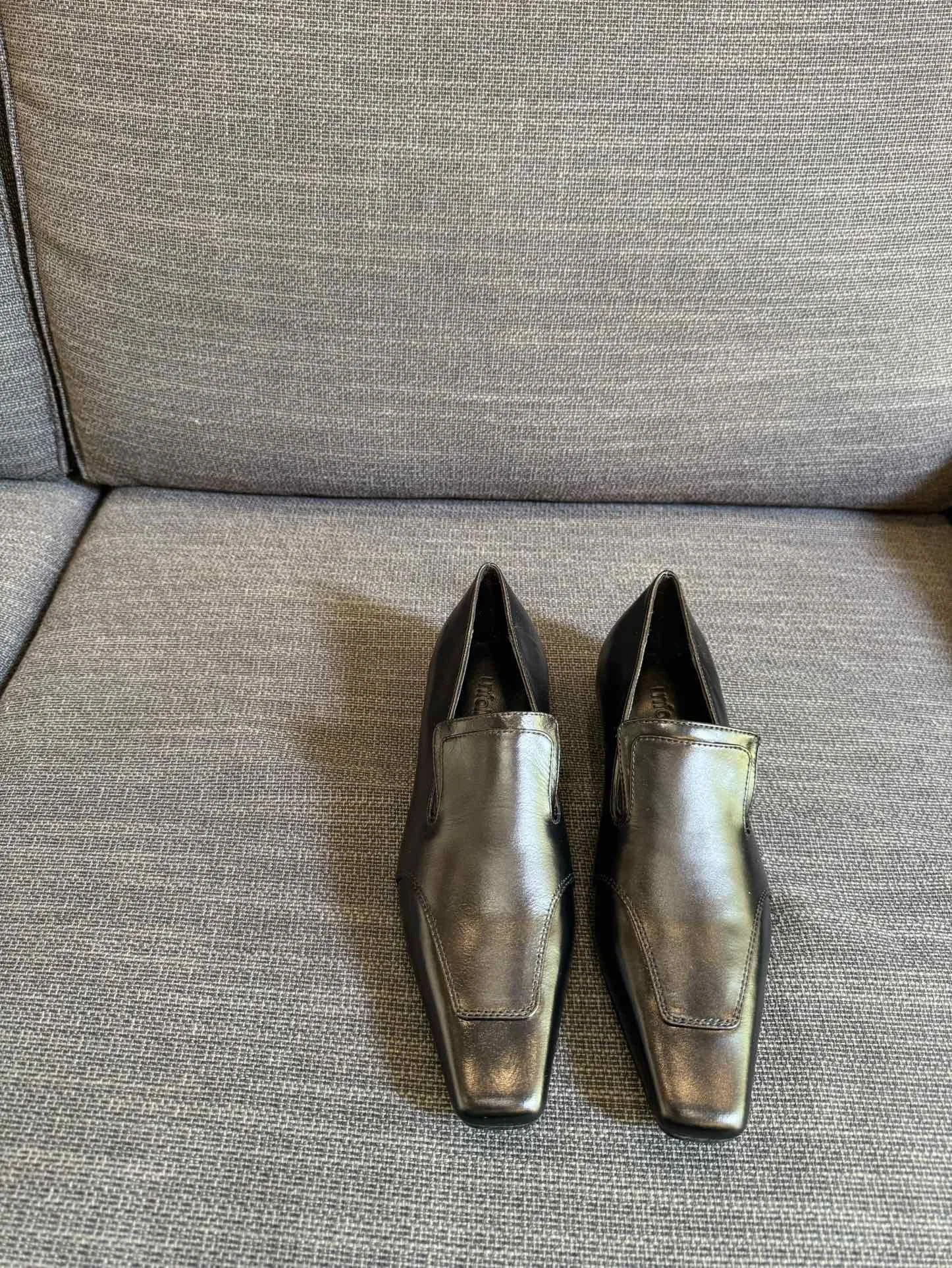 Factory-made Unfolio Shoes