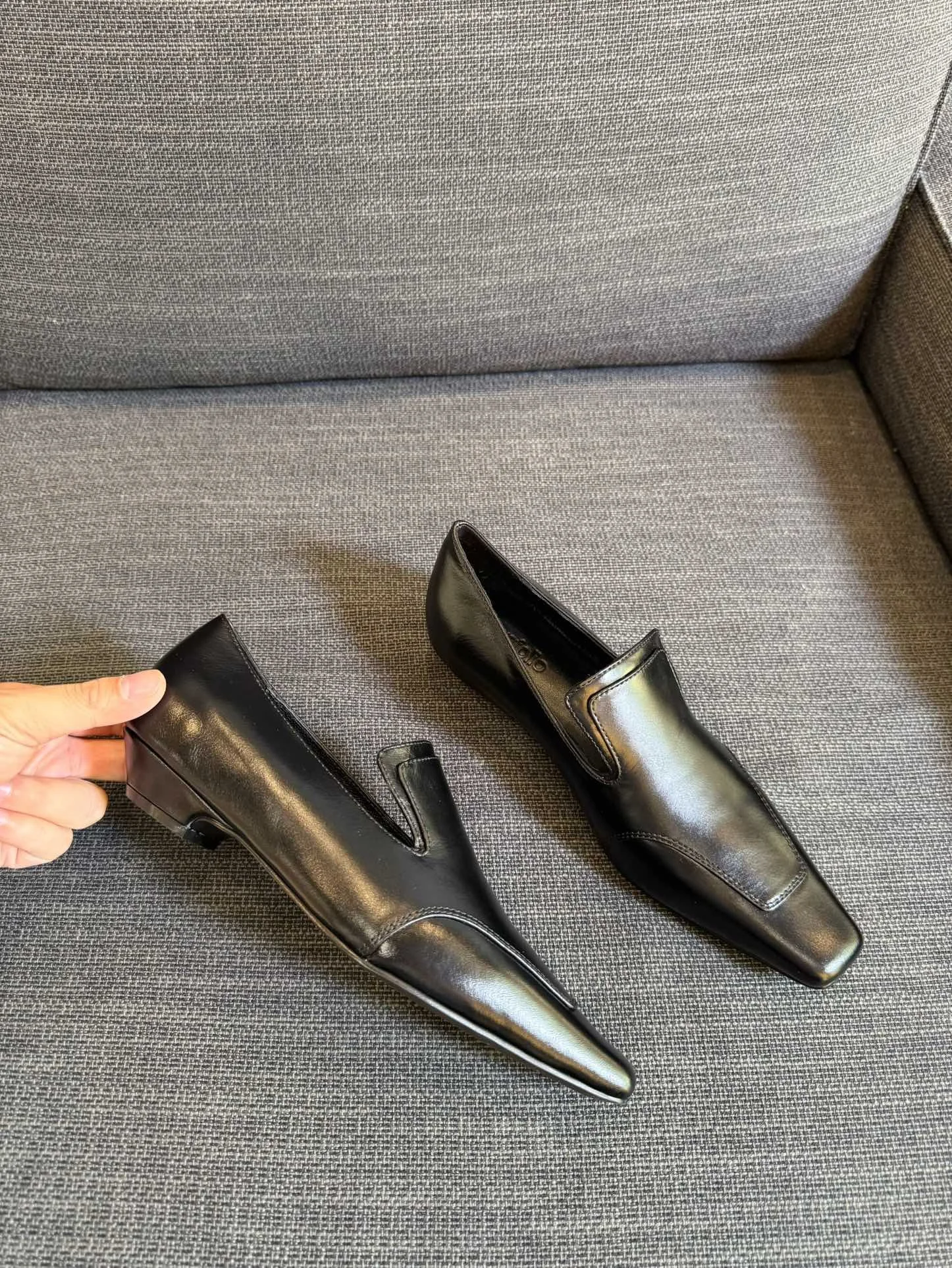 Factory-made Unfolio Shoes