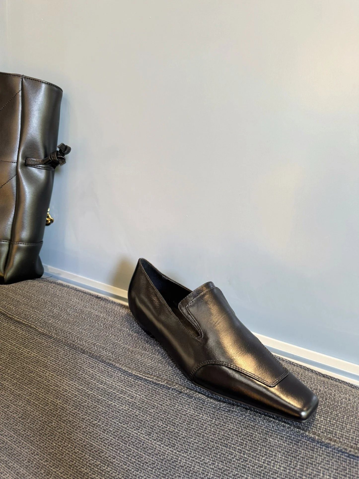 Factory-made Unfolio Shoes
