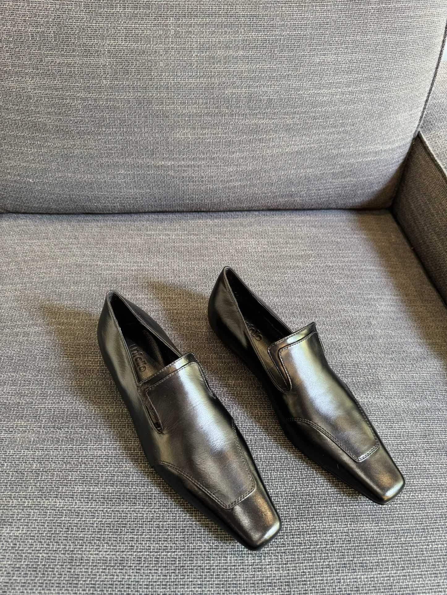 Factory-made Unfolio Shoes