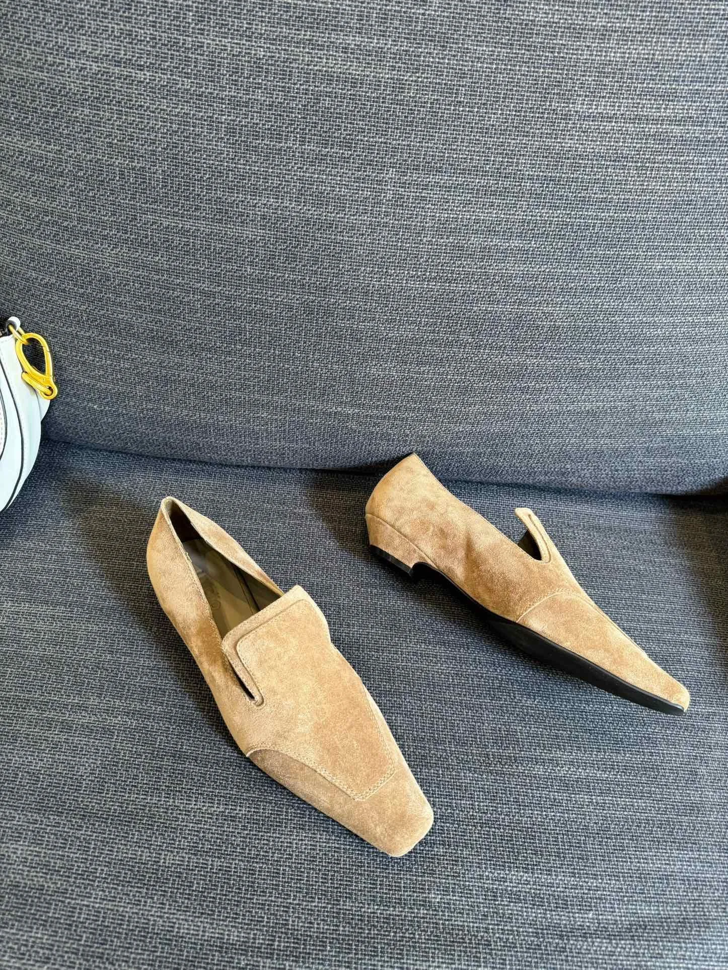 Budget-friendly Unfolio Shoes
