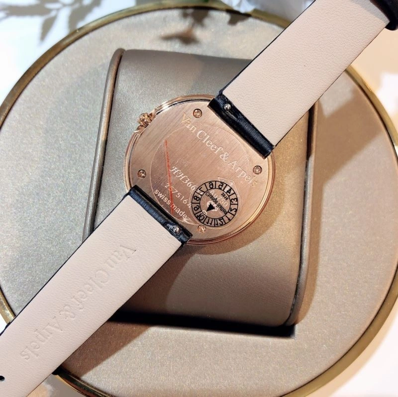 Original VAN CLEEF ARPELS Watches
