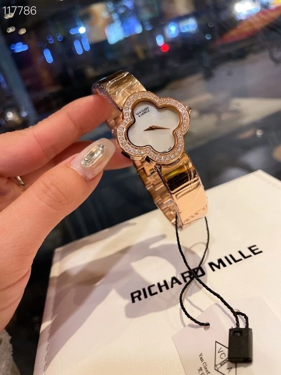 Top mirror VAN CLEEF ARPELS Watches