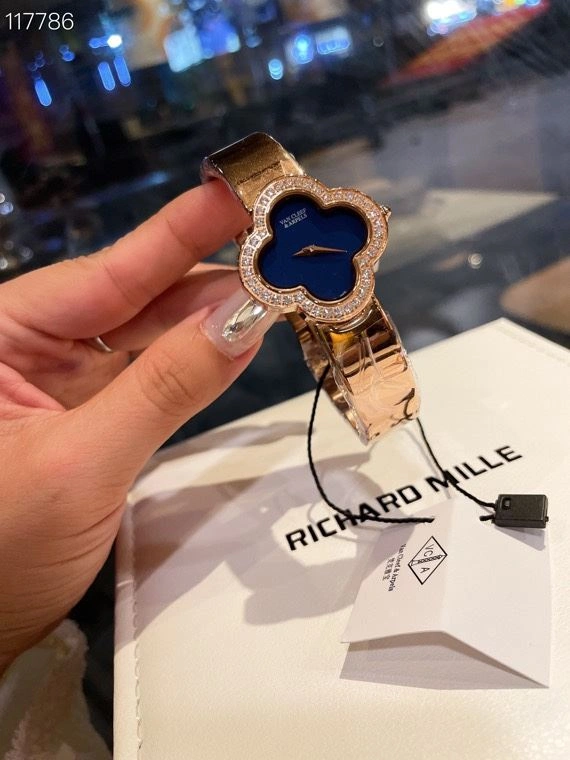 Top mirror VAN CLEEF ARPELS Watches