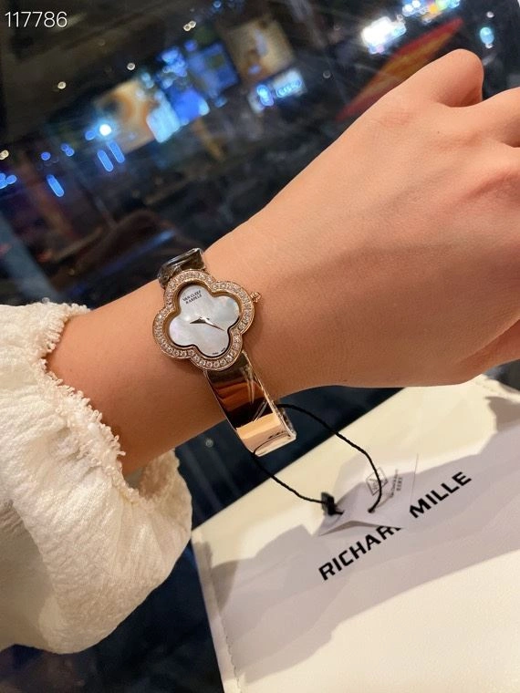 Top mirror VAN CLEEF ARPELS Watches