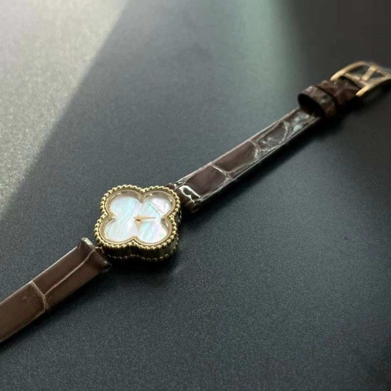 Economical VAN CLEEF ARPELS Watches